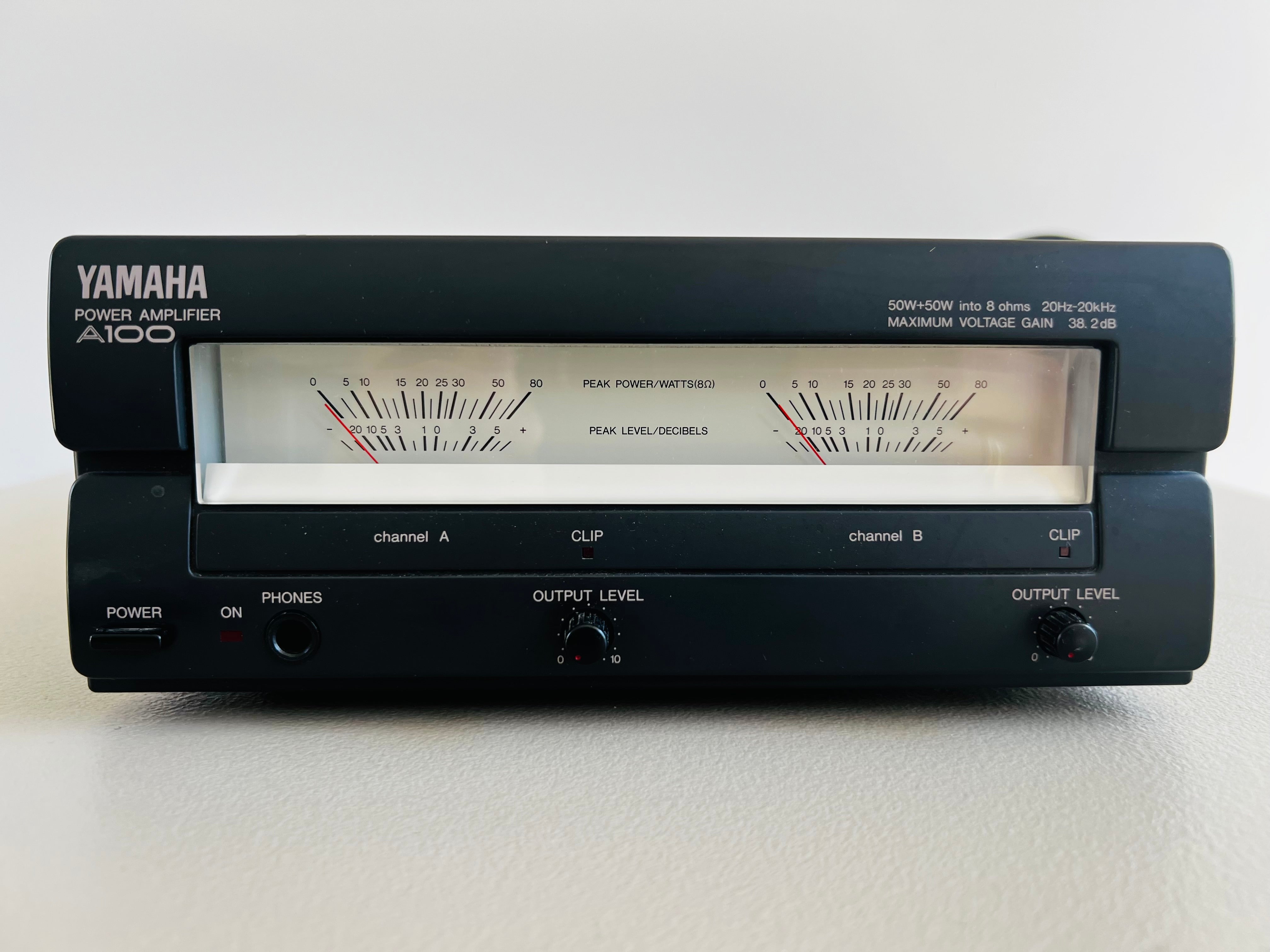 Yamaha A100 _Amplificateur de puissance – image sonore